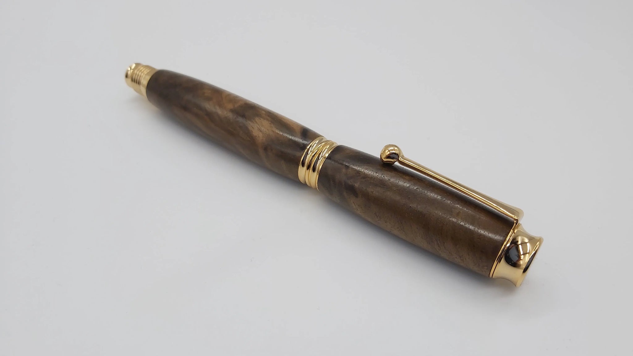 Fountain pen in Figured Turkish Walnut. - DevonPens