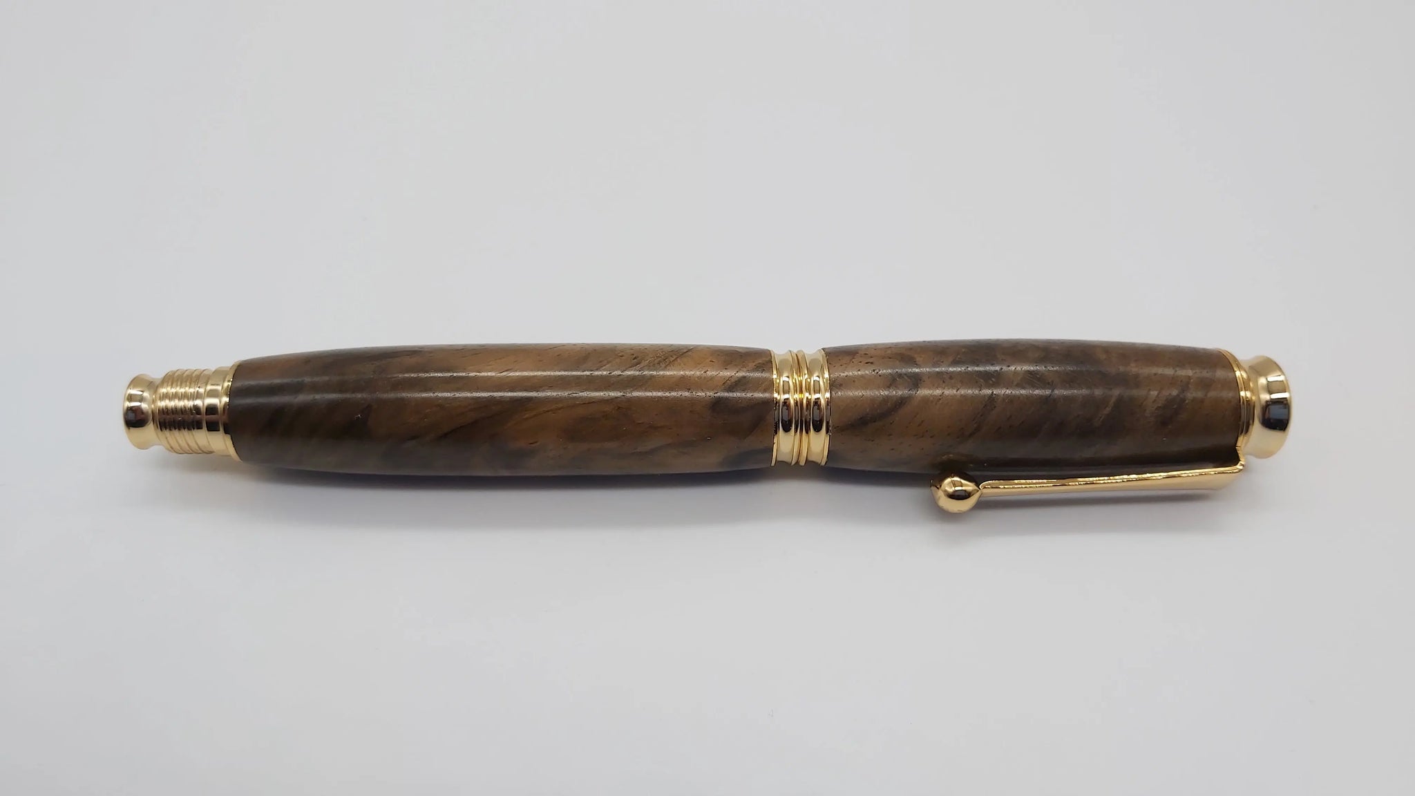 Fountain pen in Figured Turkish Walnut. - DevonPens