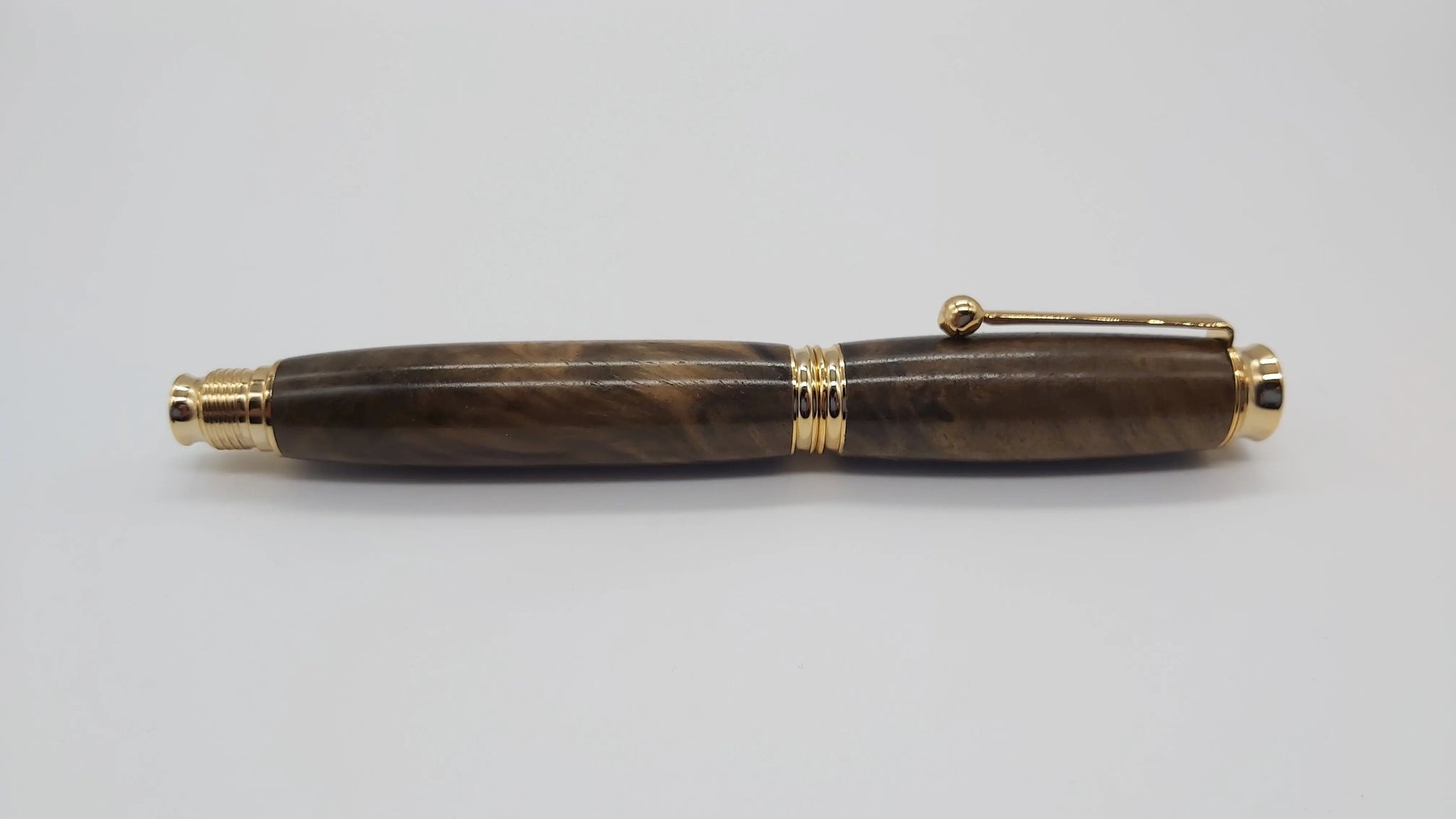 Fountain pen in Figured Turkish Walnut. - DevonPens